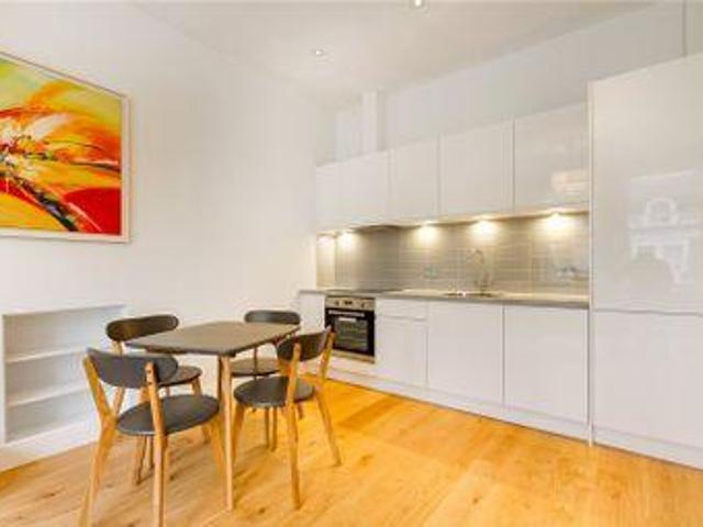 2 Bedrooms Flat for rent in Penywern Road, London SW5