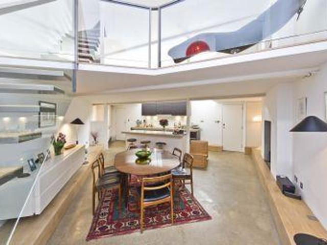 2 Bedrooms Flat for rent in Penzance Place, London W11