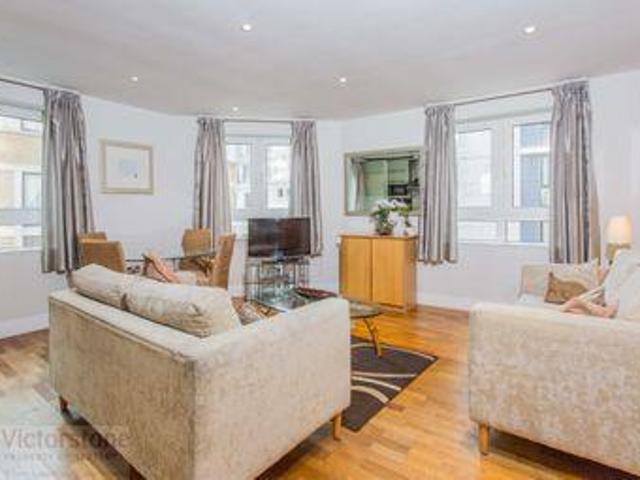 2 Bedrooms Flat for rent in Pepys Street, Tower Hill, London EC3N