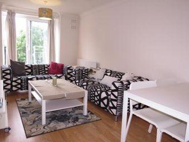 2 Bedrooms Flat for rent in Pepys Road, Raynes Park, London SW20