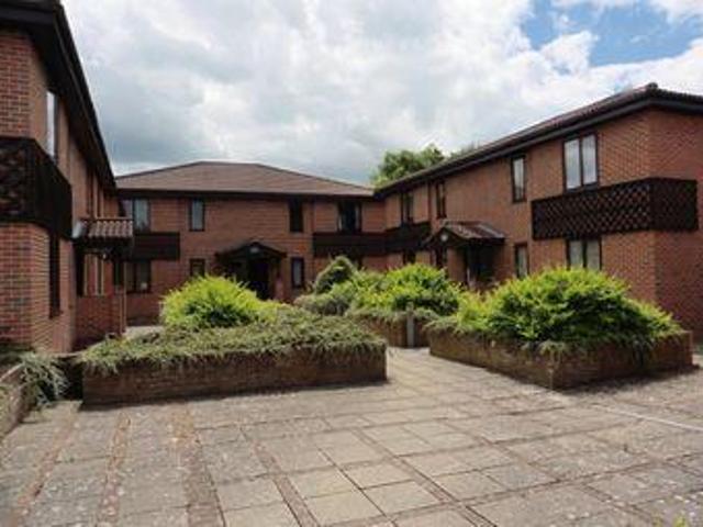 2 Bedrooms Flat for rent in Peri Court, St. Mildreds Place, Canterbury CT1