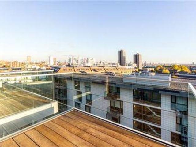 2 Bedrooms Flat for rent in Perilla House, 1 Chaucer Gardens, London E1