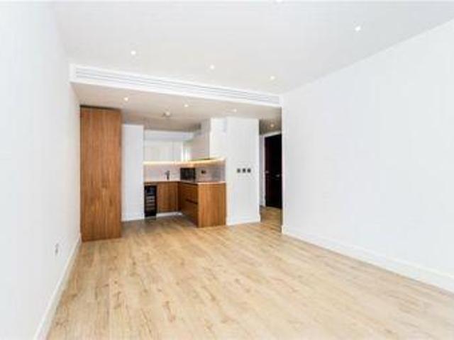 2 Bedrooms Flat for rent in Perilla House, 1 Chaucer Gardens, London E1