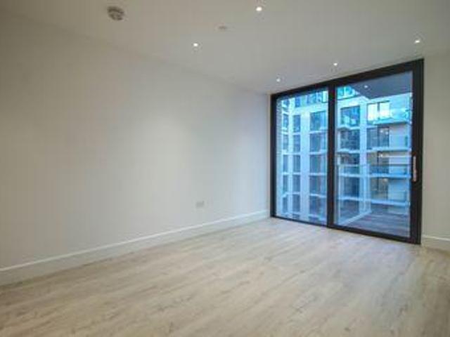 2 Bedrooms Flat for rent in Perilla House, Goodman´s Field, London E1