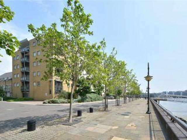 2 Bedrooms Flat for rent in Perry Court, 1 Maritime Quay, London E14