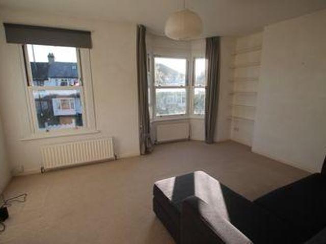 2 Bedrooms Flat for rent in Perry Rise, London SE23