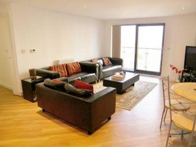 2 Bedrooms Flat for rent in Perth Road, Ilford IG2