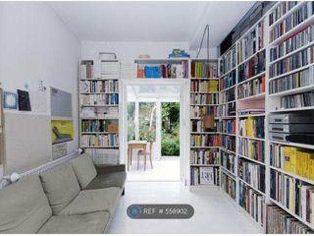 2 Bedrooms Flat for rent in Perth Road, London N4