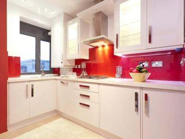 2 Bedrooms Flat for rent in Philpot Street, Whitechapel, London E1