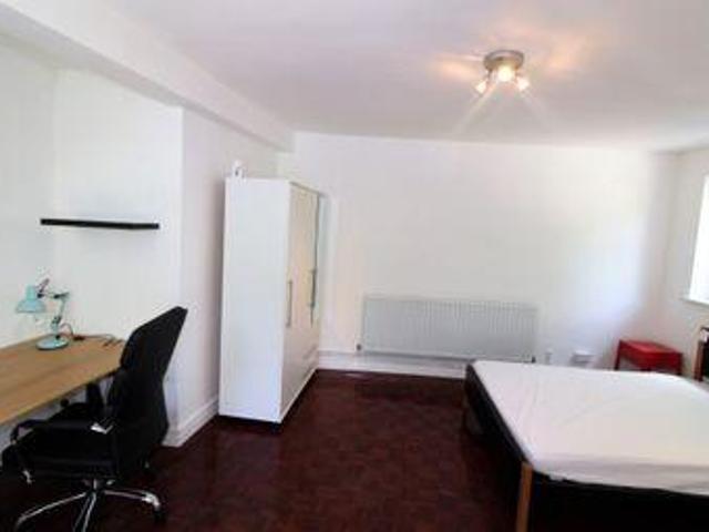 2 Bedrooms Flat for rent in Phoenix Court, Purchese Street, London NW1