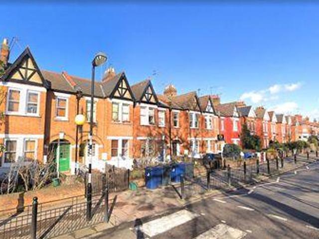 2 Bedrooms Flat for rent in Pitshanger Lane, Ealing, London W5