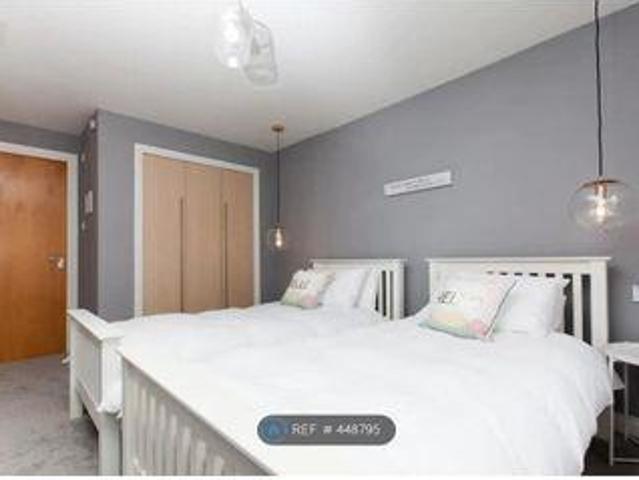 2 Bedrooms Flat for rent in Pilrig Heights, Edinburgh EH6