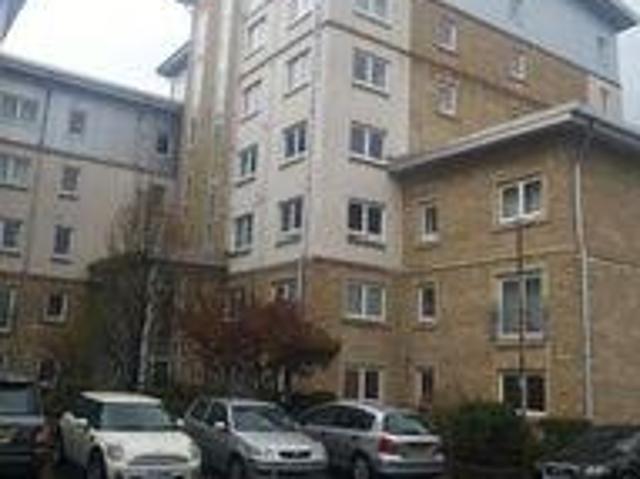 2 Bedrooms Flat for rent in Pilrig Heights, Edinburgh EH6