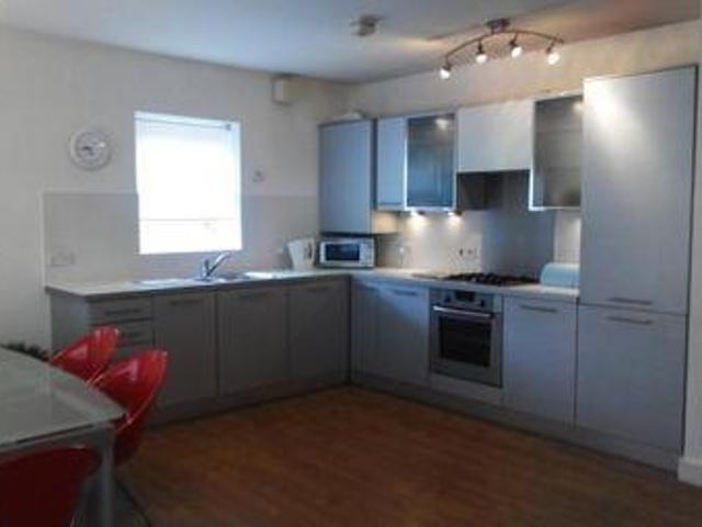 2 Bedrooms Flat for rent in Pinders Farm Drive, Warrington WA1