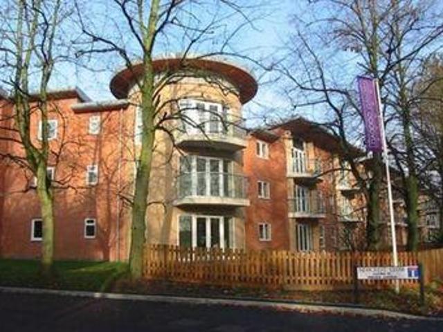 2 Bedrooms Flat for rent in Pineview Gardens, Littleover, Derby DE23