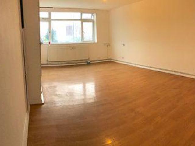 2 Bedrooms Flat for rent in Pinner Road, Harrow HA1
