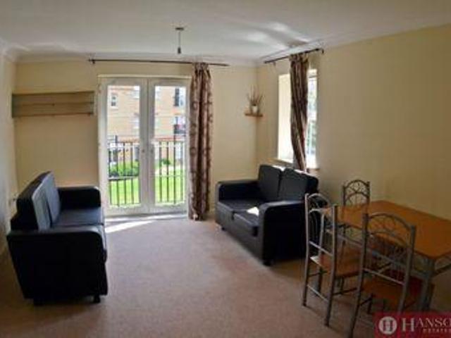 2 Bedrooms Flat for rent in Piper Way, Ilford IG1