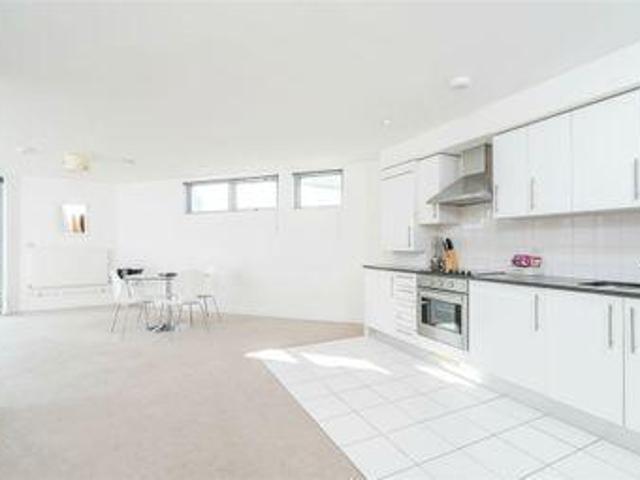 2 Bedrooms Flat for rent in Plumbers Row, London E1