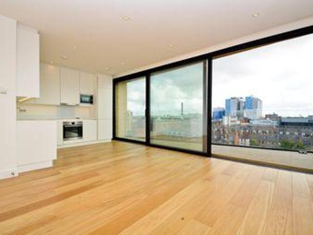 2 Bedrooms Flat for rent in Plumbers Row, London E1
