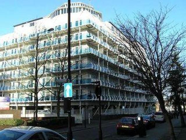 2 Bedrooms Flat for rent in Platinum House / Lyon Road, Harrow HA1