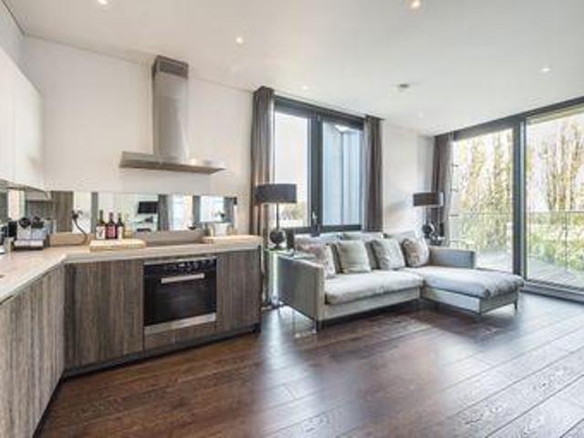 2 Bedrooms Flat for rent in Plaza Gardens, Putney SW15