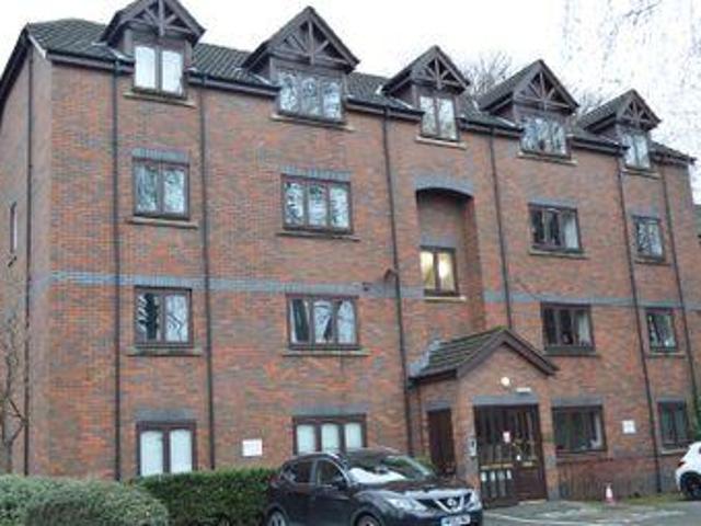 2 Bedrooms Flat for rent in Presbury Court, Evans Close, Manchester M20