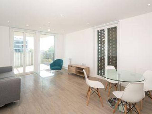 2 Bedrooms Flat for rent in Pressing Lane, Hayes UB3
