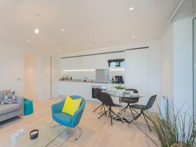 2 Bedrooms Flat for rent in Pressing Lane, Hayes UB3