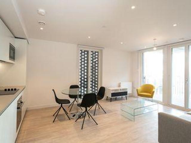 2 Bedrooms Flat for rent in Pressing Lane, Hayes UB3