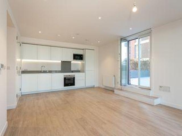 2 Bedrooms Flat for rent in Pressing Lane, Hayes UB3