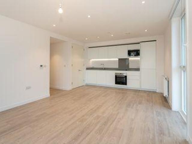 2 Bedrooms Flat for rent in Pressing Lane, Hayes UB3