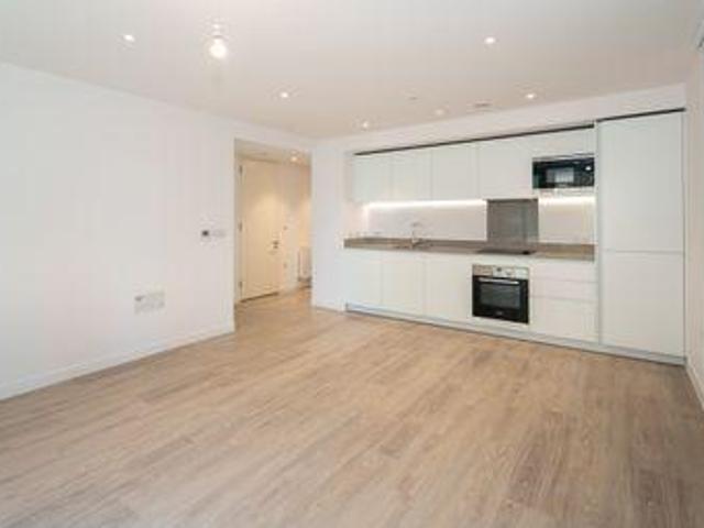 2 Bedrooms Flat for rent in Pressing Lane, Hayes UB3