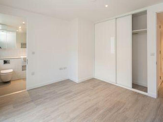 2 Bedrooms Flat for rent in Pressing Lane, Hayes UB3