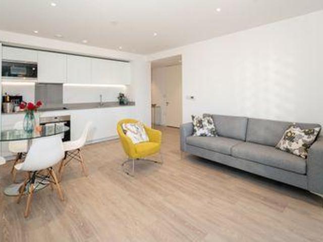 2 Bedrooms Flat for rent in Pressing Lane, Hayes UB3