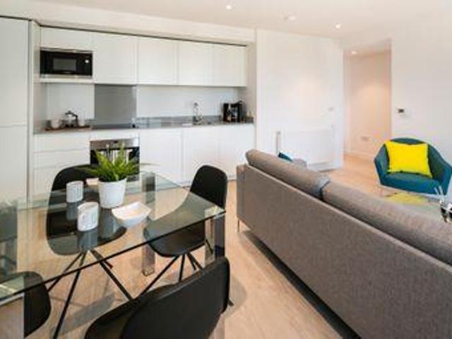 2 Bedrooms Flat for rent in Pressing Lane, Hayes UB3