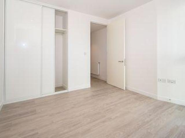 2 Bedrooms Flat for rent in Pressing Lane, Hayes UB3