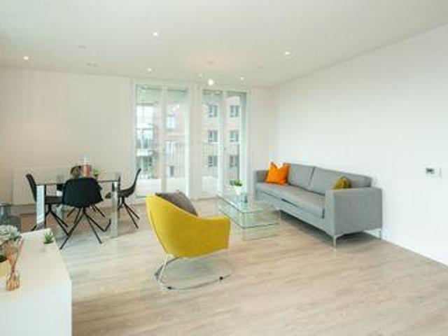 2 Bedrooms Flat for rent in Pressing Lane, Hayes UB3