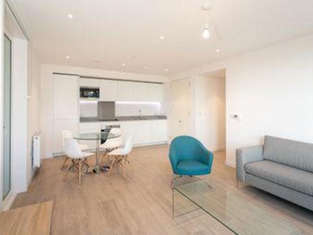 2 Bedrooms Flat for rent in Pressing Lane, Hayes UB3