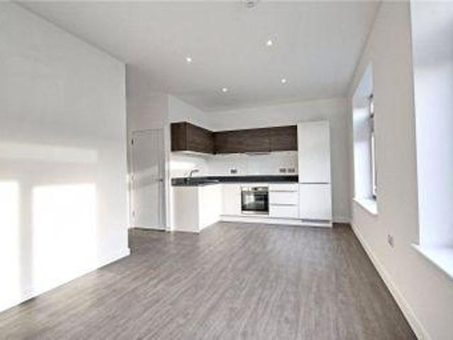 2 Bedrooms Flat for rent in Prestige House, 23 High Street, Prestige House, Egham, Surrey TW20