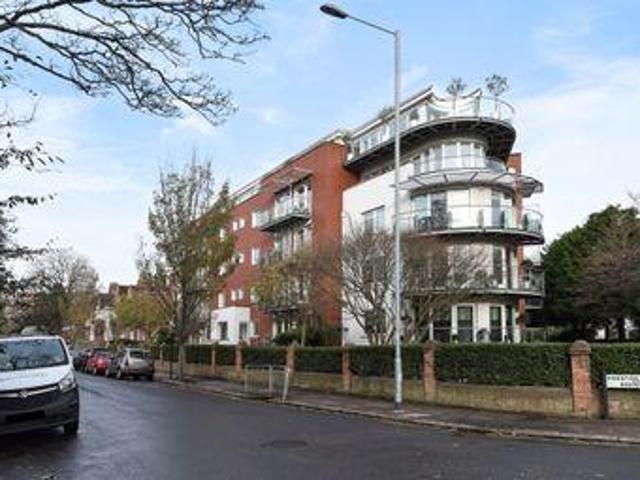 2 Bedrooms Flat for rent in Preston Park Avenue, Brighton BN1
