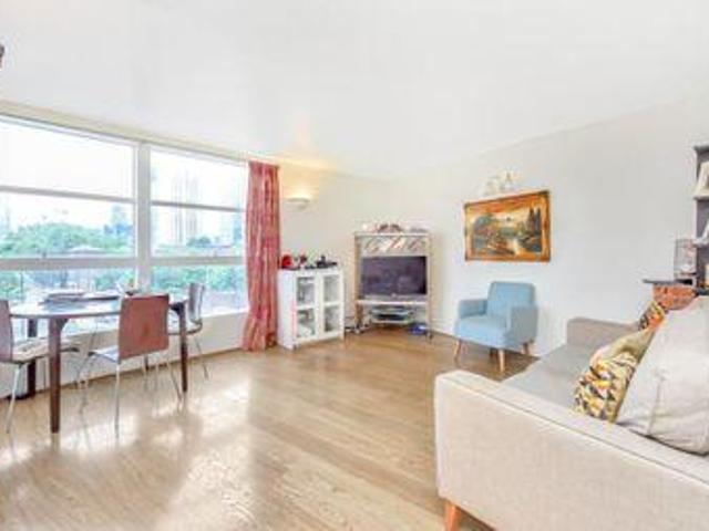 2 Bedrooms Flat for rent in Prestons Road, London E14
