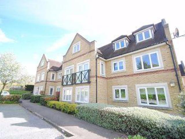 2 Bedrooms Flat for rent in Priory Court, Bishops Stortford, Herts CM23