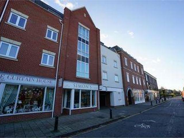 2 Bedrooms Flat for rent in Priory Court, Crouch Street, Colchester, Essex. CO3
