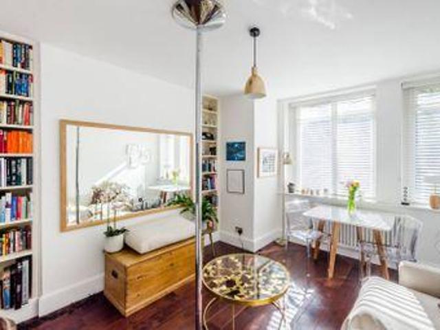 2 Bedrooms Flat for rent in Prince Of Wales Drive, Battersea Park SW11