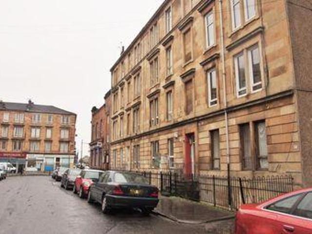 2 Bedrooms Flat for rent in Prince Edward Street, Glasgow G42