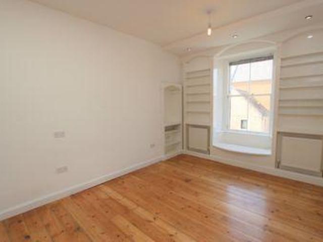 2 Bedrooms Flat for rent in Prince Regent Street, Leith, Edinburgh EH6