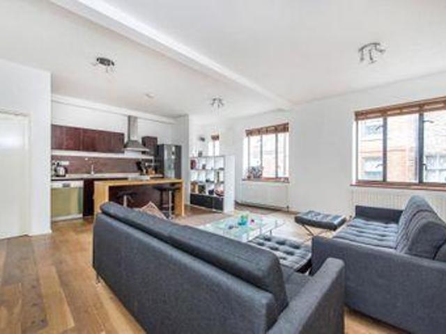 2 Bedrooms Flat for rent in Princelet Street, London E1