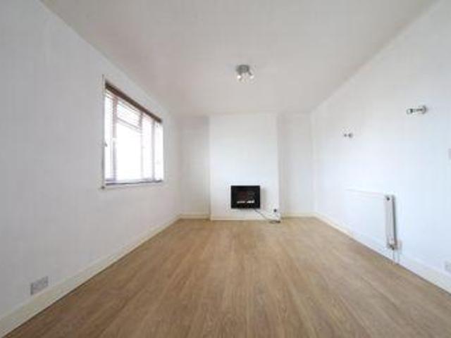 2 Bedrooms Flat for rent in Princes Drive, Harrow HA1