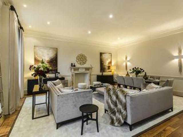 2 Bedrooms Flat for rent in Princes Gate, London SW7