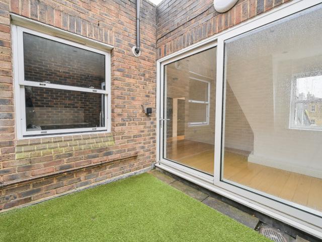 2 Bedrooms Flat for Rent in Princeton Street | Foxtons